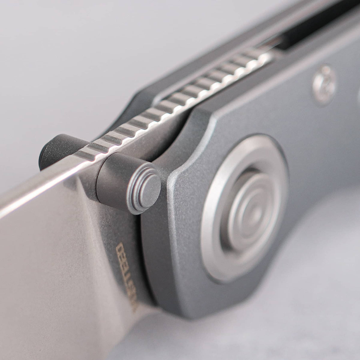 Shilin Cutter | S35VN Ti/CF Premium Folding Knife Style